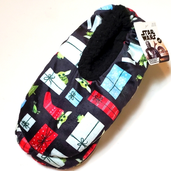Disney | Shoes | Disney Star Wars The Mandalorian Baby Yoda Christmas ...